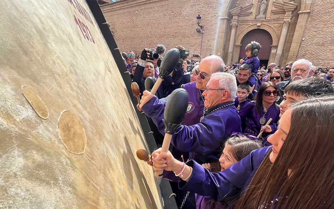 Vamos abuelo!» : Joaquín Lahoz conquista la Rompida de Calanda con sus ...