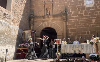 Entre palmas, abanicos y judías, Santa Quiteria se despide en Samper de ...